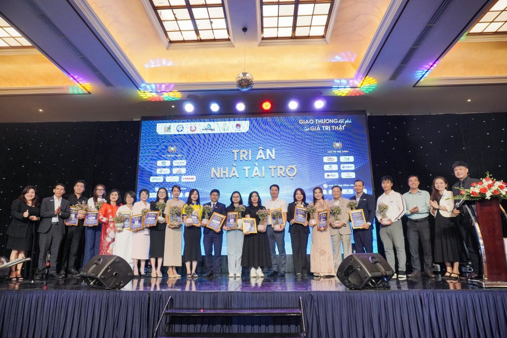 GIAO THƯƠNG ĐỘT PHÁ 2025 – CNV CDP Đồng Hành Cùng Doanh Nghiệp Việt ...